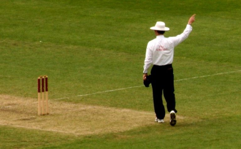 Cricket Umpire vs Referee - Which One Is It? - ItsOnlyCricket