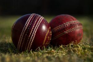The Best Way to Shine a Cricket Ball - How Does It Help Swing Bowling