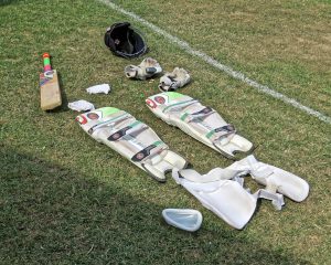 How to Wear Cricket Guards - Easy Tips for Beginners