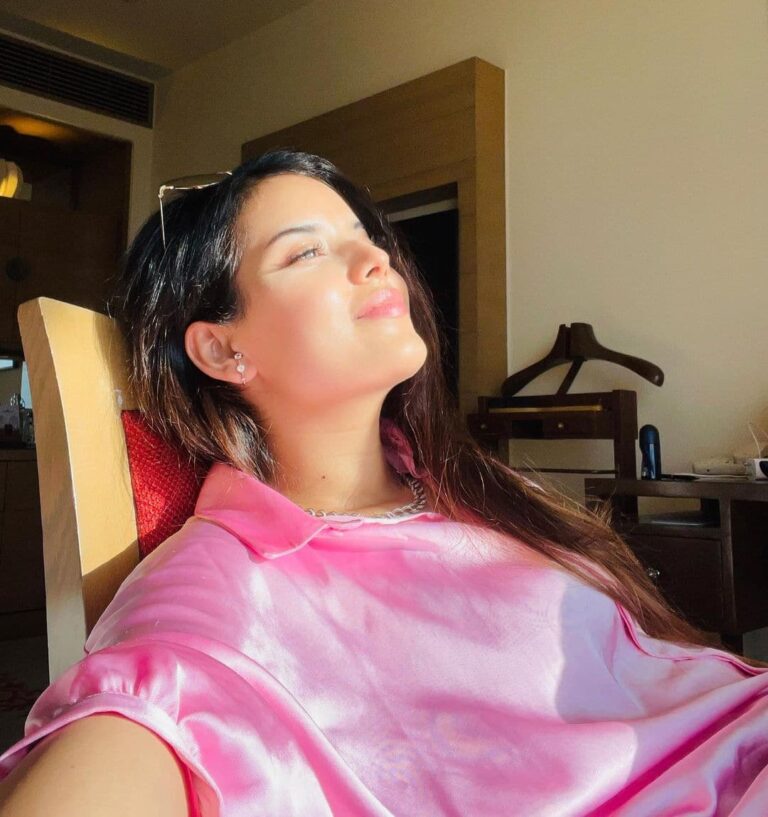 Rishabh Pant's Girlfriend: Learn About Isha Negi - ItsOnlyCricket