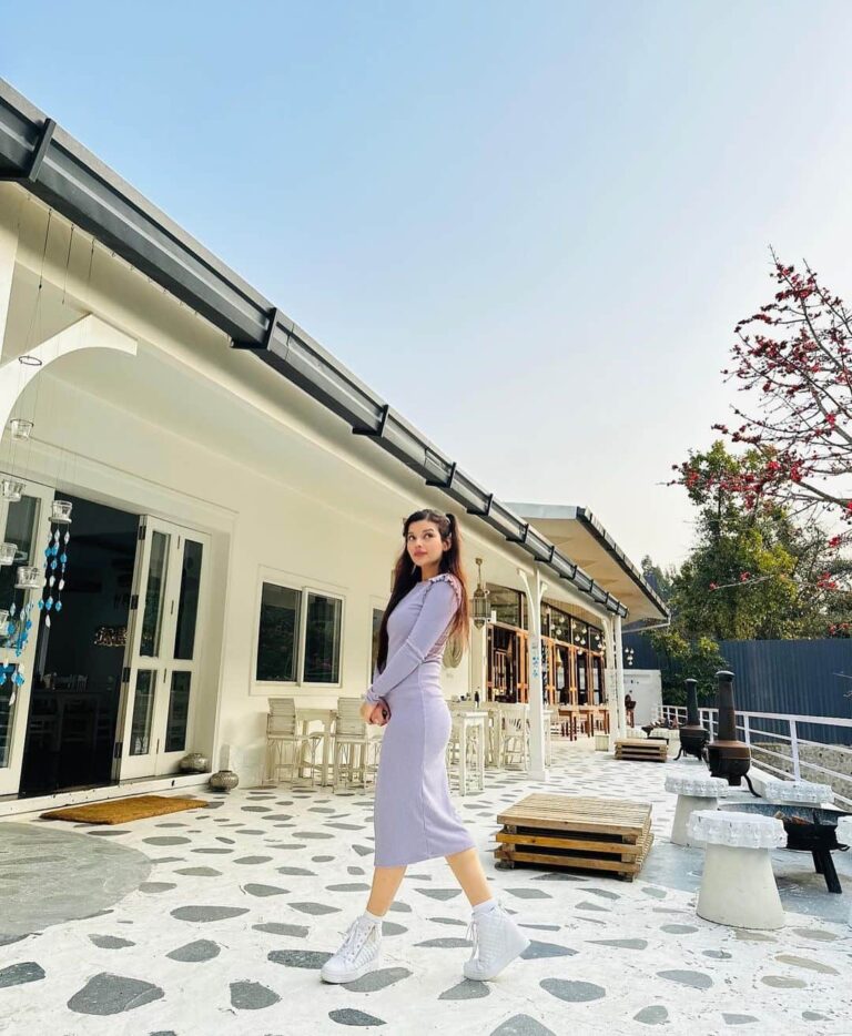 Rishabh Pant's Girlfriend: Learn About Isha Negi - ItsOnlyCricket