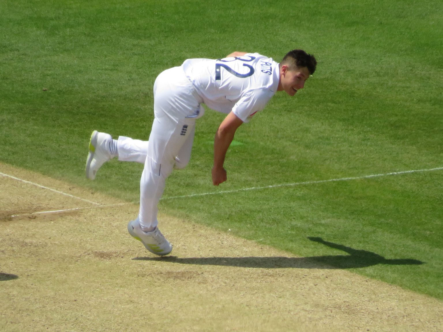 The Difference Between Swing and Seam Bowling in Cricket